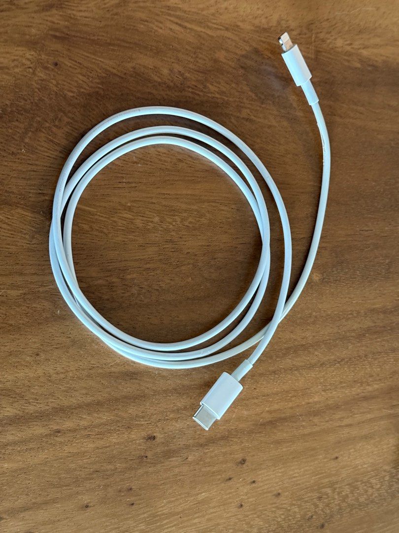 Original Apple Cables Type C / USB A to Lightning, Mobile Phones ...