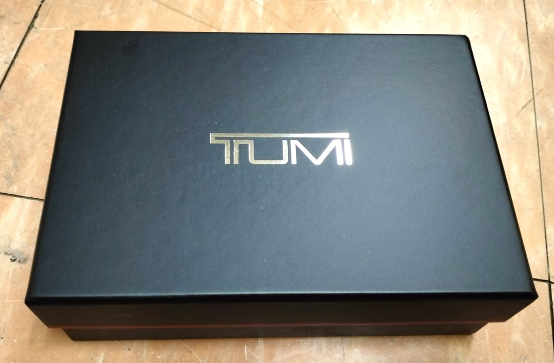 Original TUMI EMPTY WALLET BOX, Men's Fashion, Watches & Accessories ...