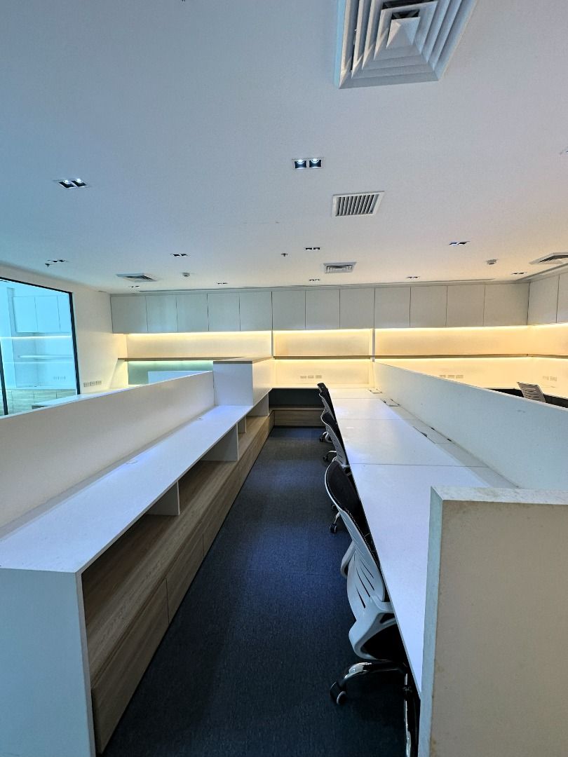 Philippine Stock Exchange (PSE) BGC fitted office for Sale, 1 Parking ...