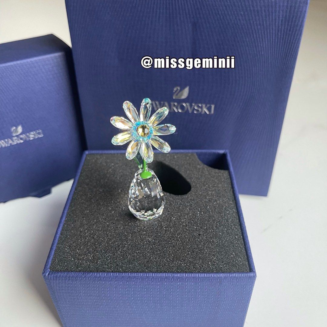Swarovski SCS Daisy Crystal (Authentic), Furniture & Home Living, Home ...