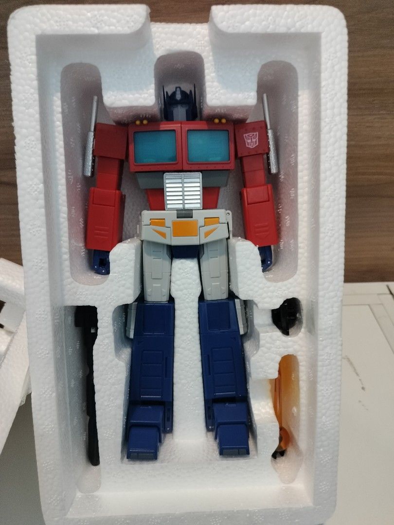 TE01 Optimus prime, Hobbies & Toys, Toys & Games on Carousell