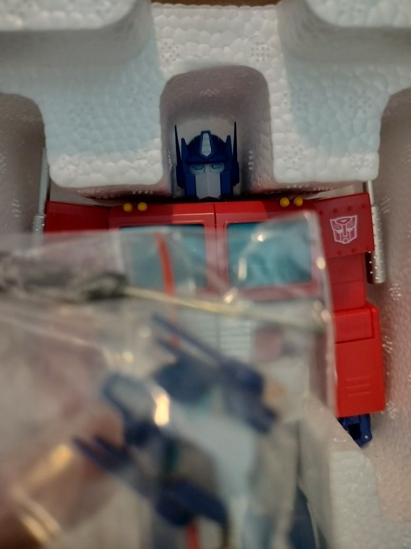 TE01 Optimus prime, Hobbies & Toys, Toys & Games on Carousell