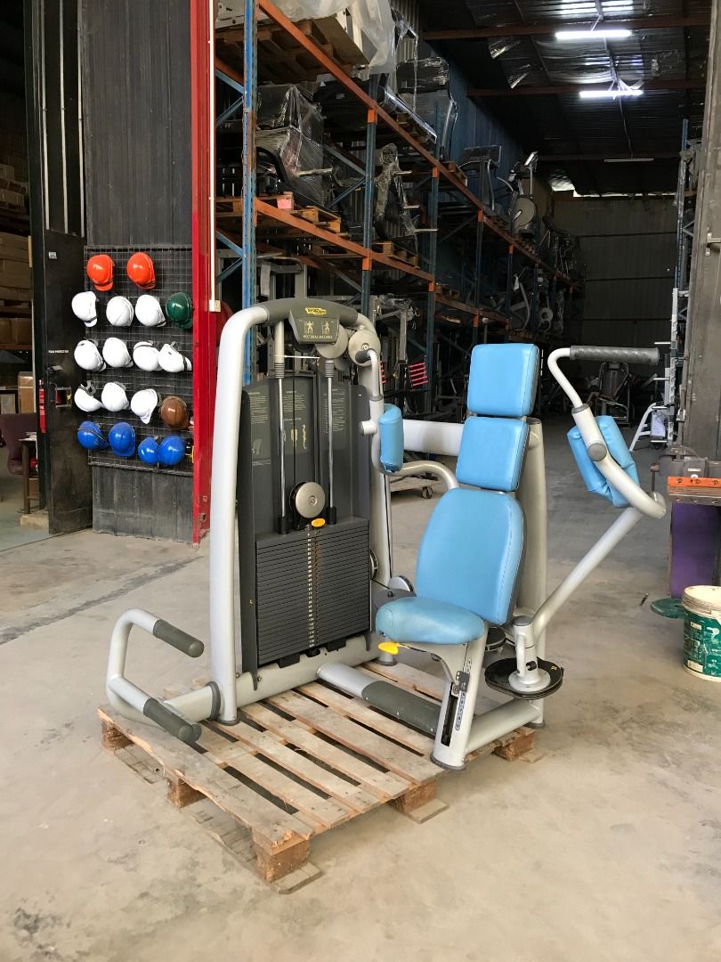 TECHNOGYM PECTORAL MACHINE Gym Equipment Fitness, Sports Equipment ...