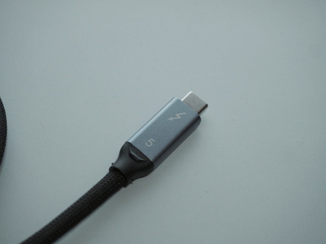 1M USB4 V2 / Thunderbolt 5 (80Gbps) Cable, 電腦＆科技, 電腦周邊及配件, 電腦線、轉接線及轉換器 ...