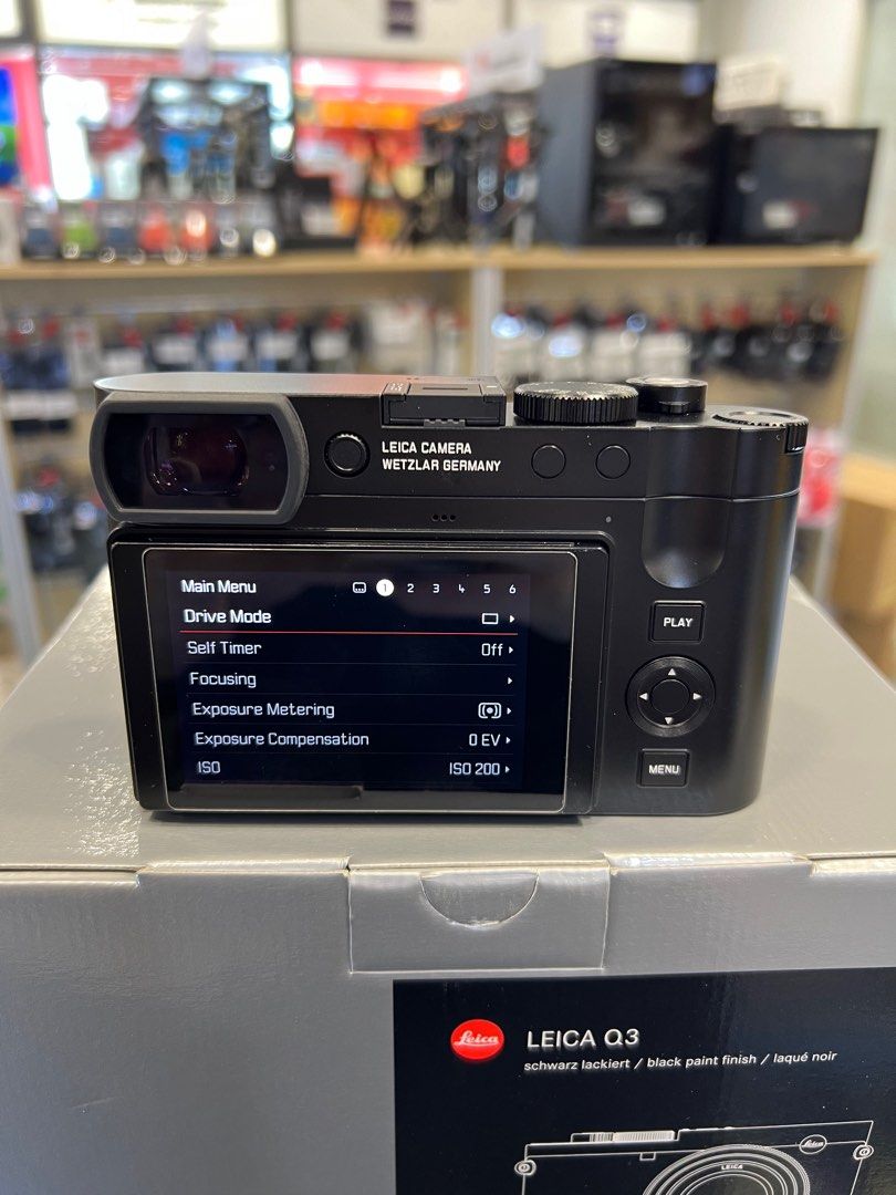 USED-Leica Q3 Digital Camera (19080), Photography, Cameras on Carousell