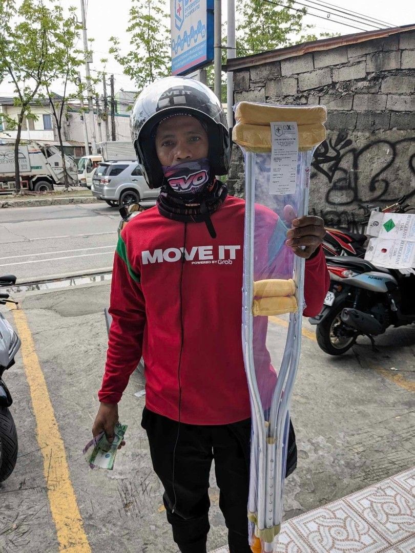 ADJUSTABLE CRUTCHES / SAKLAY / TUNGKOD, Health & Nutrition, Medical ...