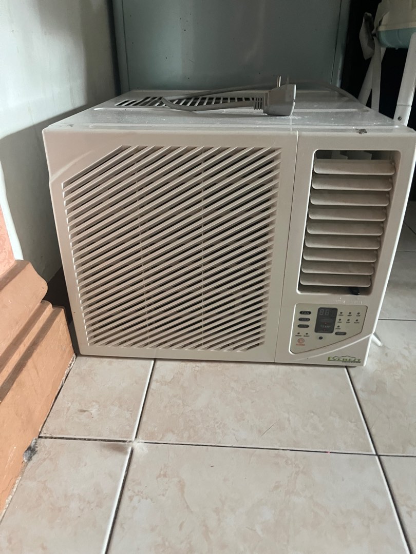 Aircon 1hp Everest Window Type with Remote/Time and different modes, TV ...