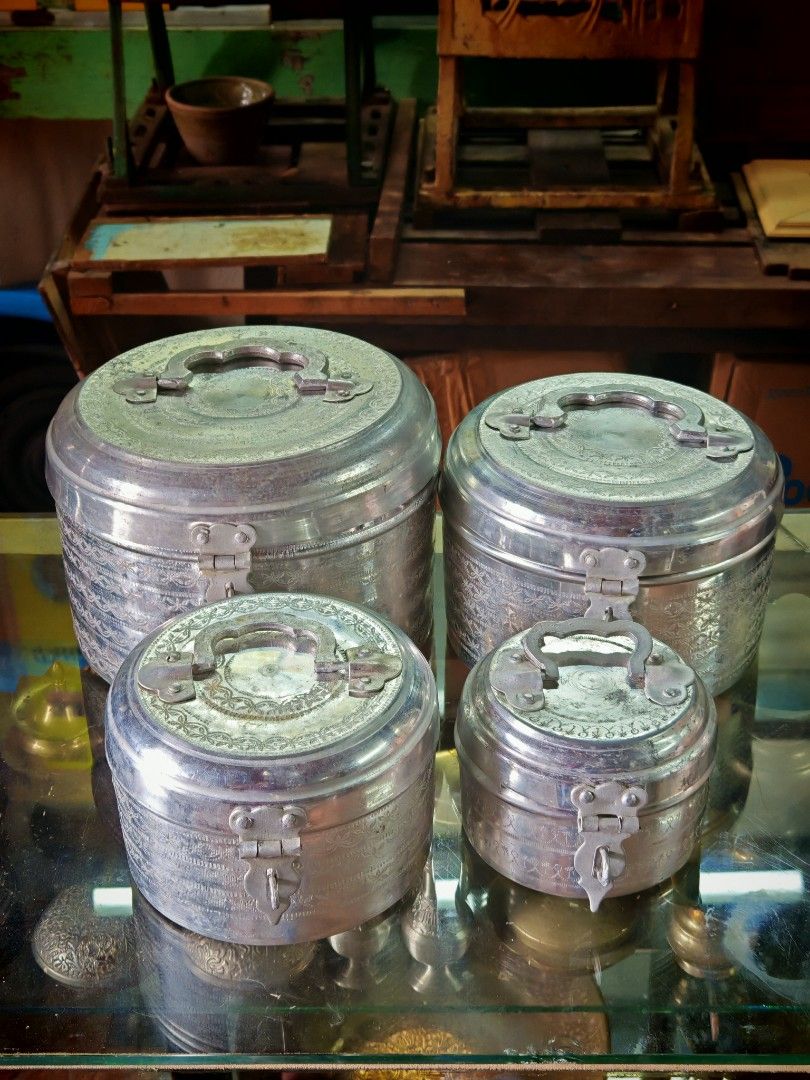 Bekas Simpan Makanan Aluminum 040924, Hobbies & Toys, Collectibles ...