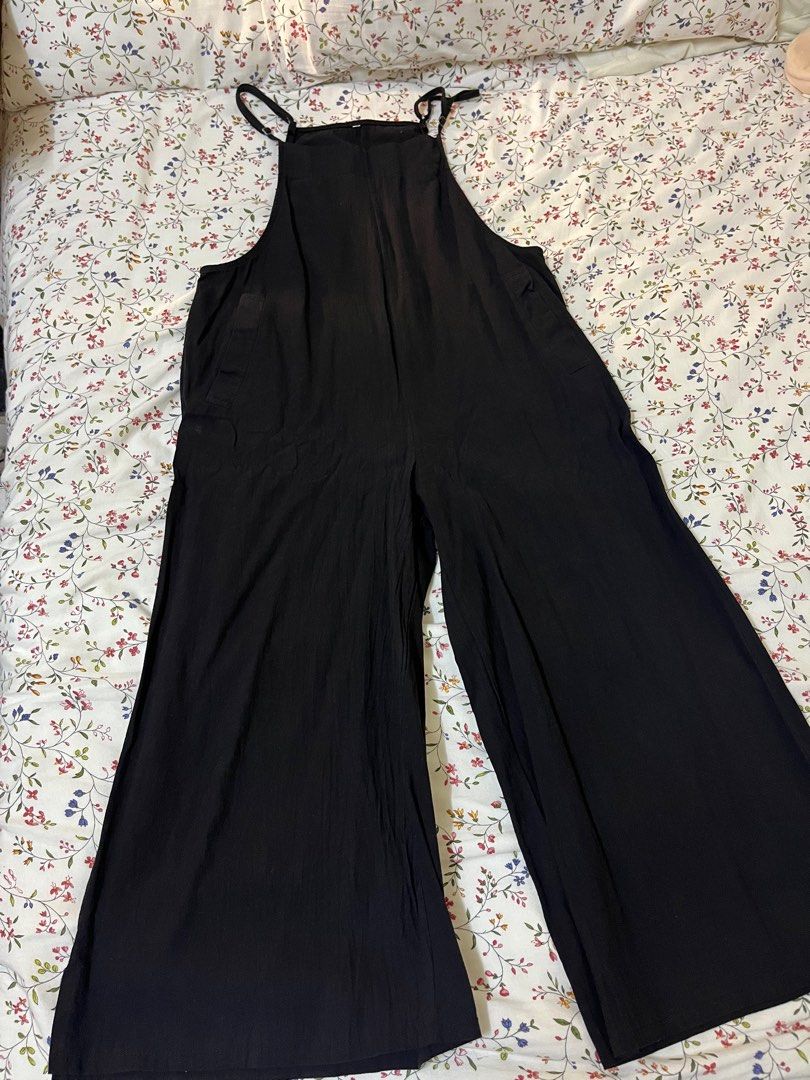 black baggy jumper, Women's Fashion, Dresses & Sets, Jumpsuits on Carousell
