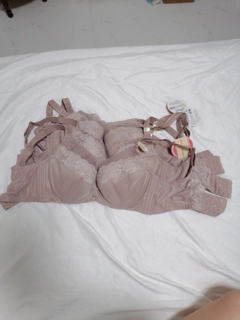 D75/D34 [4 x ADORED CHARM FULL CUP UNDERWIRED SOFT PADDED LACE BRA], Women's Fashion, New ...