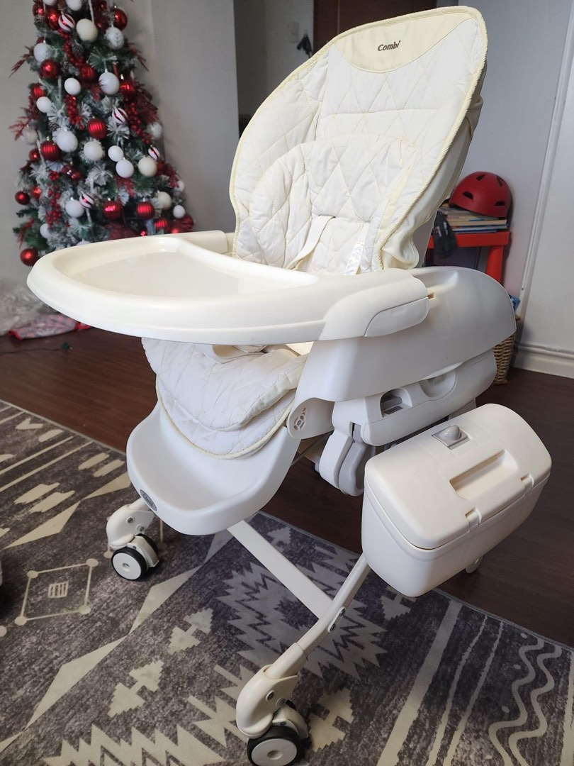 Combi Parenting Station w/ Automatic Swinger, Music, Diaper Caddy. Free ...