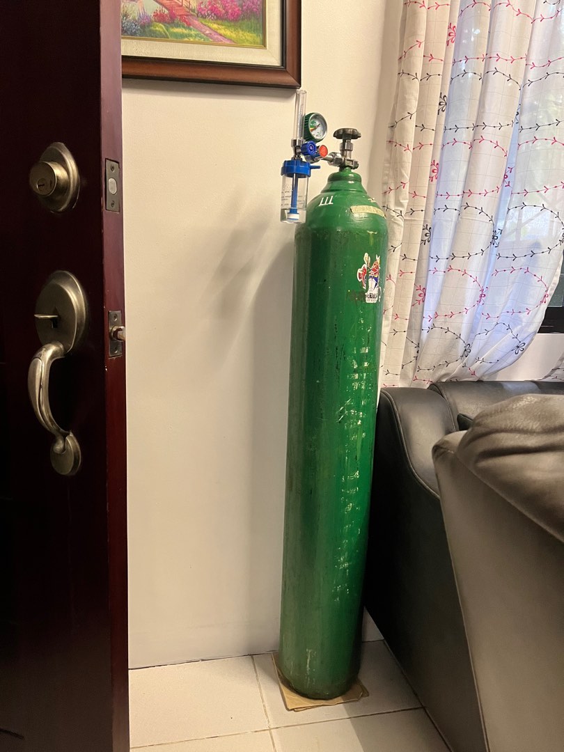 Oxygen Tank 50lbs (full tank) with regulator, Health & Nutrition ...