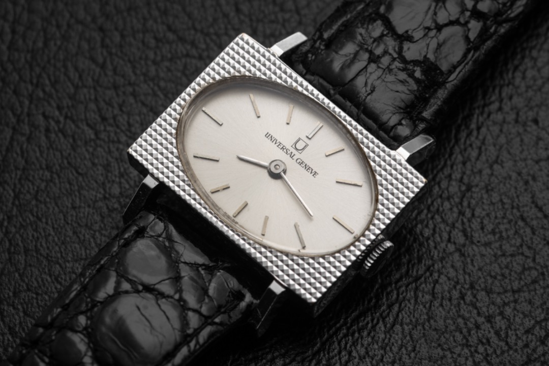 Universal Geneve Rectangular TV case Ref. 710608/01 (Cal. 10), Luxury ...