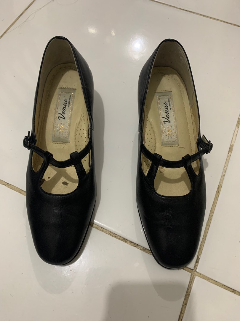 Venus shoes made in japan, Women's Fashion, Footwear, Shoe inserts on ...
