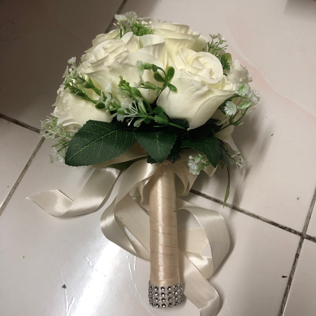 Bunga Tangan Pengantin, Hobbies & Toys, Stationery & Craft, Flowers ...