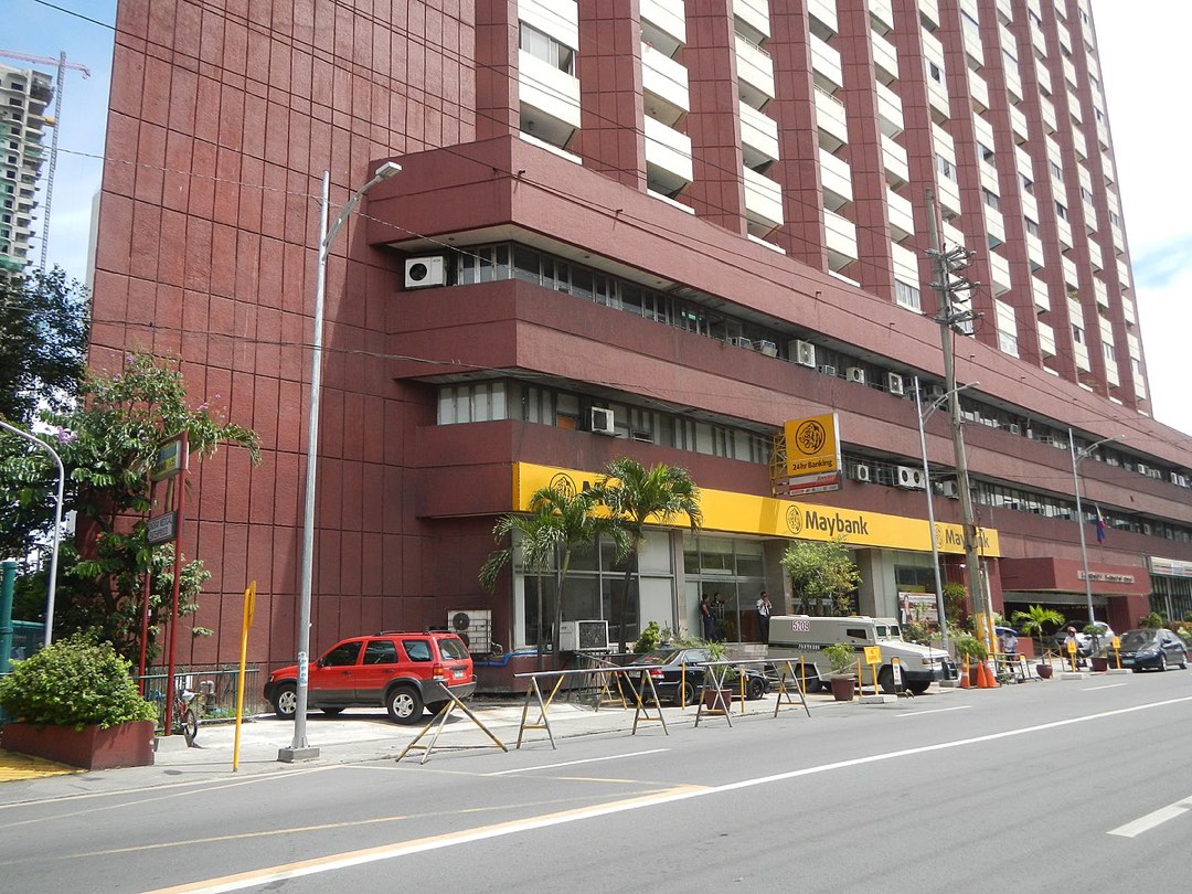 CONDO UNIT FOR SALE Legaspi Towers 300 Inc Condominium complex Maynila ...