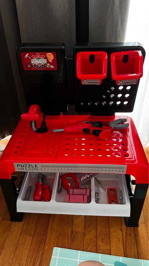construction table, Hobbies & Toys, Toys & Games on Carousell