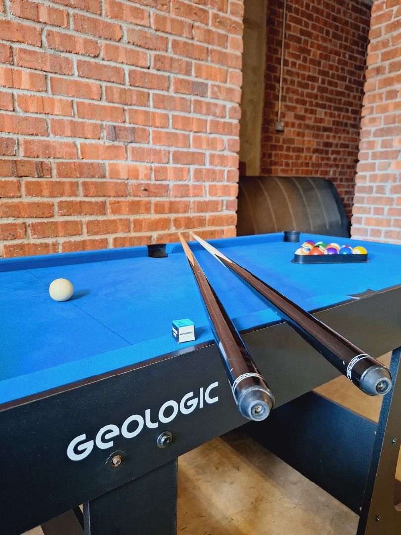 Decathlon GEOLOGIC BT 500 Foldable Billiard Pool Table Set w/ Cues ...