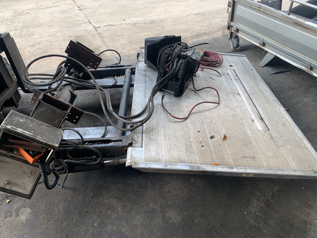 DYNA LORRY POWER TAILGATE, Car Accessories, Accessories on Carousell