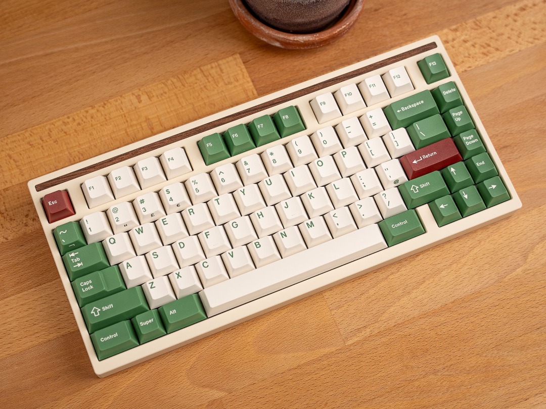 GMK Camping R3, Computers & Tech, Parts & Accessories, Computer ...