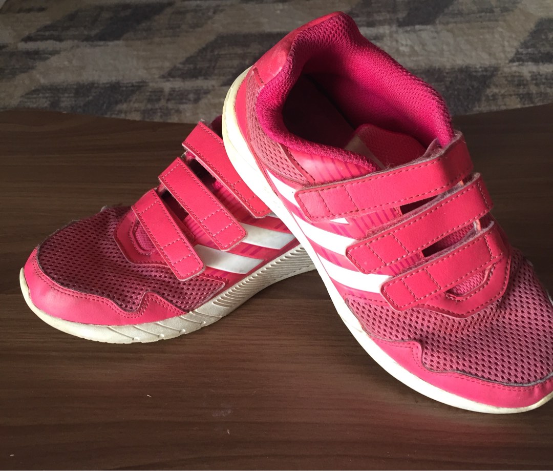 Kasut Sukan jenama Adidas, Women's Fashion, Footwear, Sneakers on Carousell