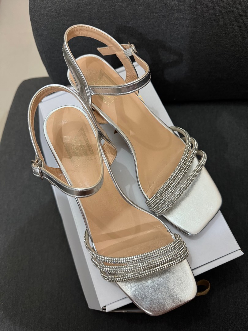 Silver Heels - Mendrez (Used Once), Women's Fashion, Footwear, Heels on ...