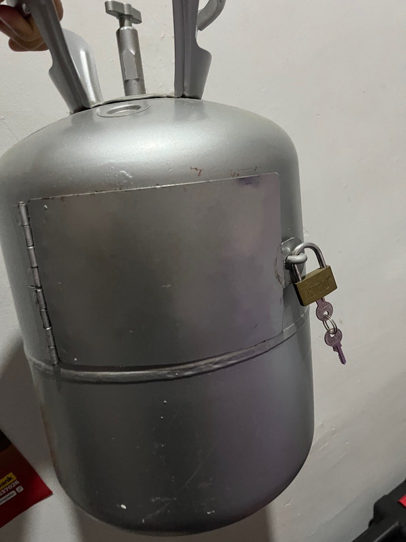 Tabung Tong Gas, Hobbies & Toys, Collectibles & Memorabilia, Currency ...