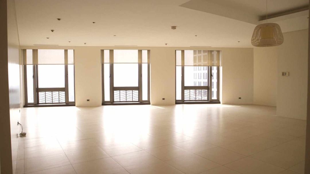 𝐅𝐎𝐑 𝐒𝐀𝐋𝐄: Essensa Lawton Tower - 3 Bedroom unit, 280 Sqm., 2 Parking ...