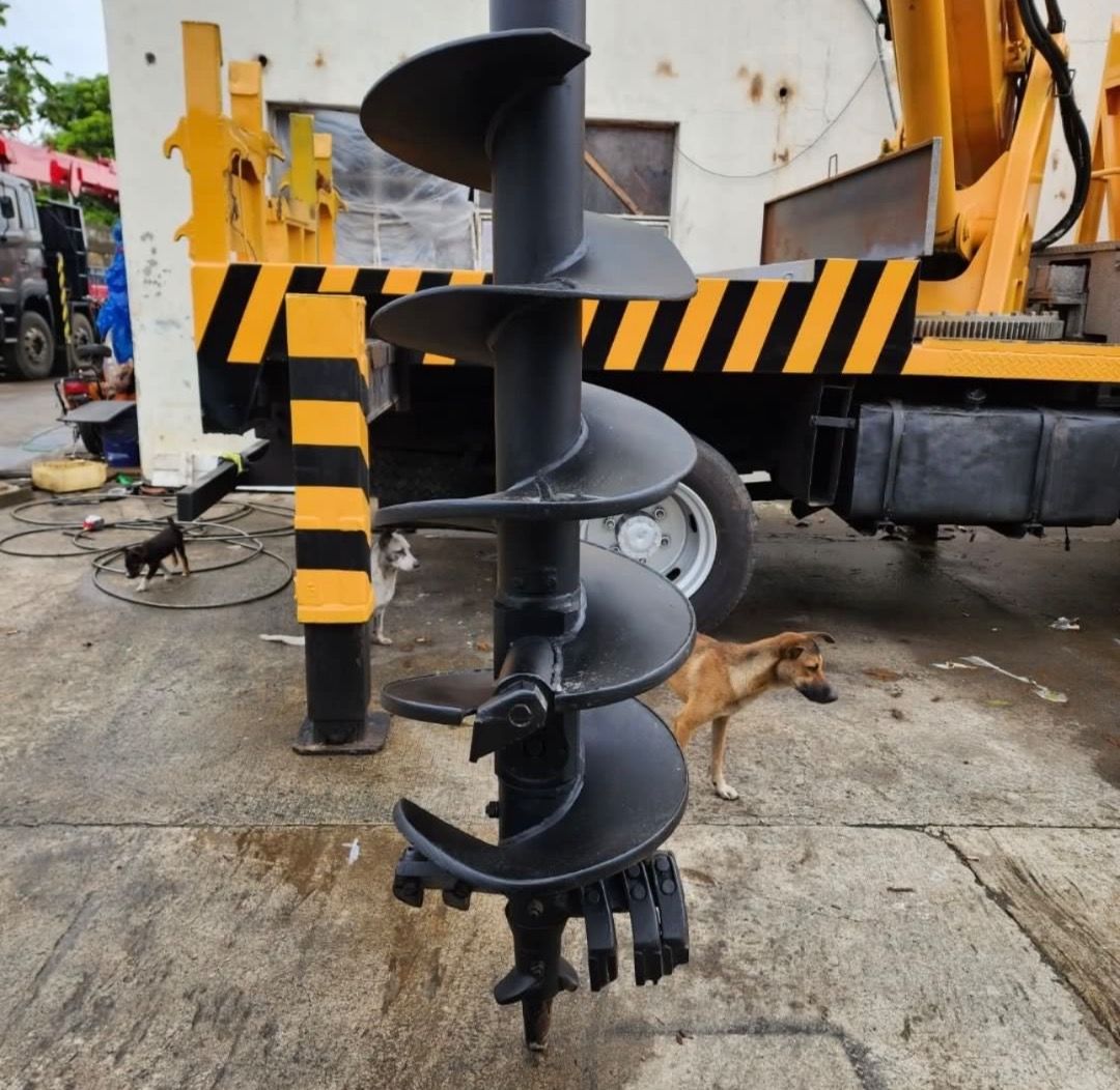 AUGER CRANE BOOM TRUCK, Special Vehicles, Heavy Vehicles on Carousell