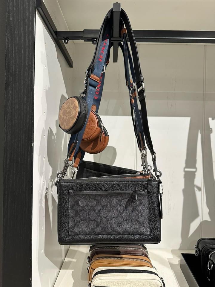 Coach Holden Crossbody, Luxury, Bags & Wallets on Carousell