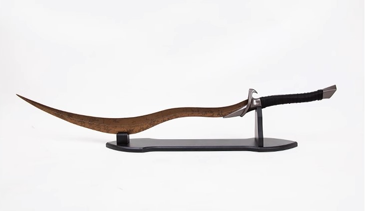 Elden Ring : Bloodhound's Fang Prop (comes with Base), Hobbies & Toys ...