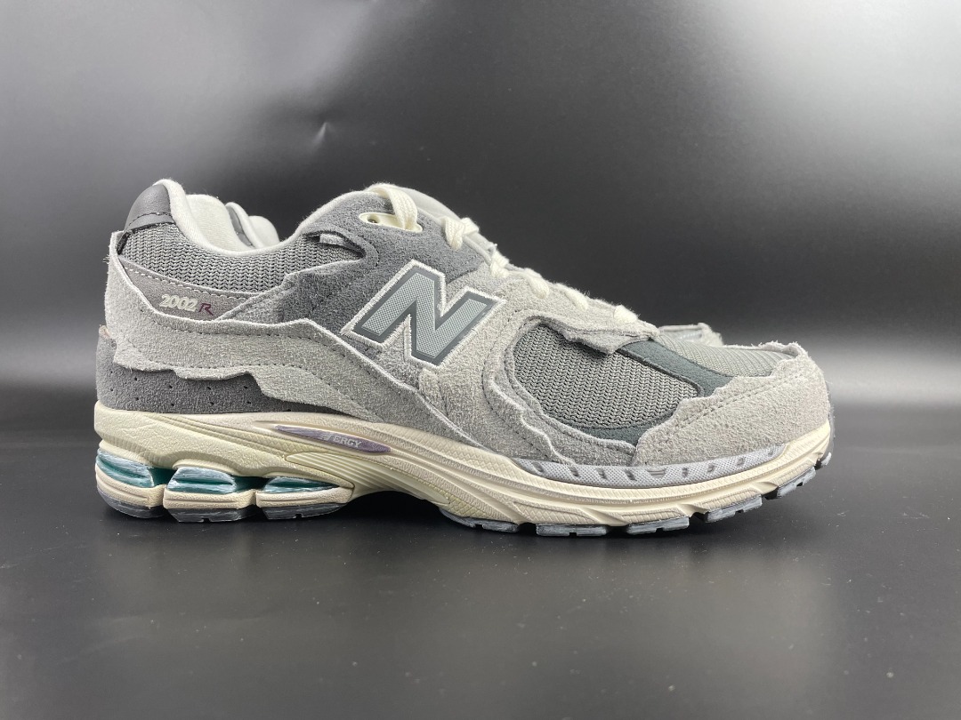 Nb 2002r Rain Cloud, Women's Fashion, Footwear, Sneakers on Carousell