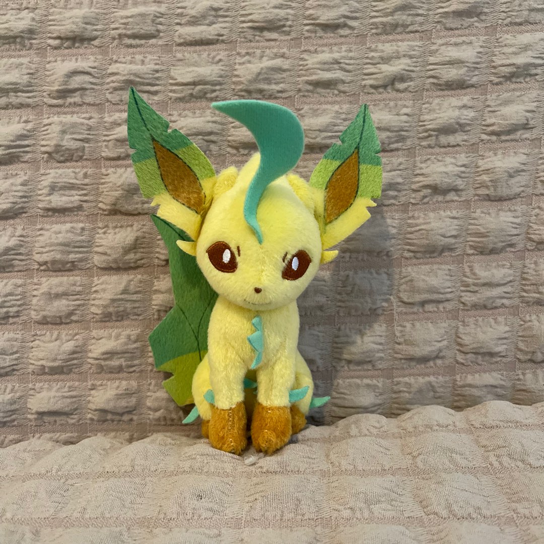 Pokemon Center (Sitting Pose) : Leafeon, Hobbies & Toys, Toys & Games ...