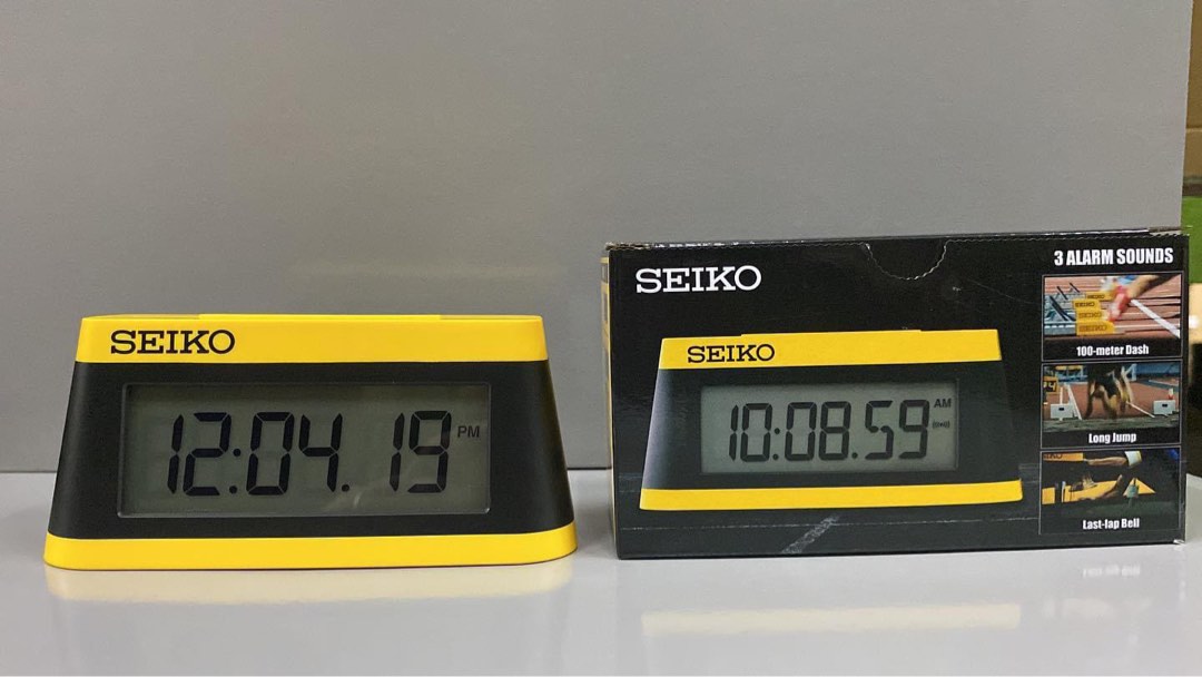 Seiko Marathon Clock QHL091Y, Furniture & Home Living, Home Decor ...
