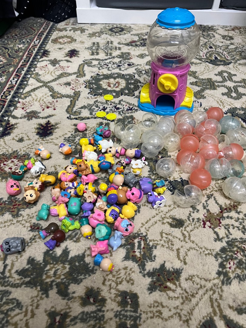 Squinkies Blip Toys Gumball Machine Dispenser, Hobbies & Toys, Toys ...