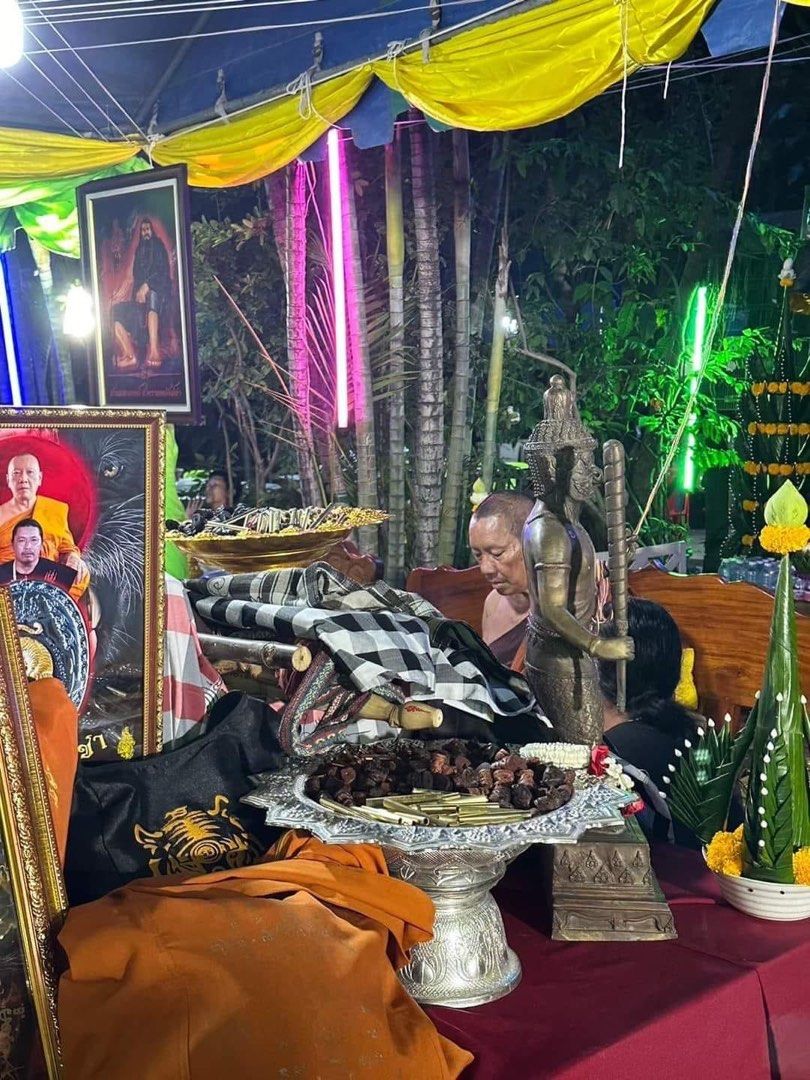 Takrut Raja Rhayak Phra Kru Palat Manas Chaiyathammo, Hobbies & Toys ...