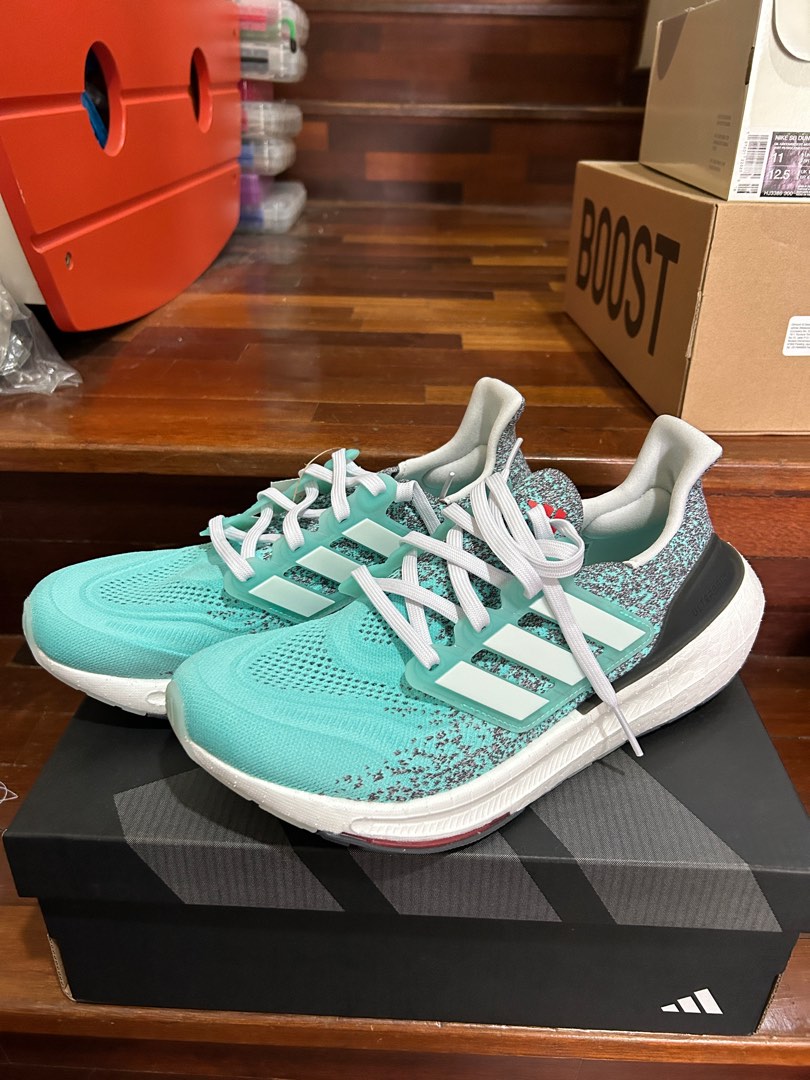 ADIDAS ULTRABOOST LIGHT UK8, Men's Fashion, Footwear, Sneakers on Carousell