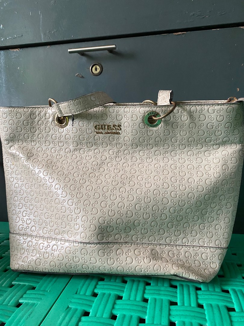 GUESS Large-sized Tote Bag (CREAM WHITE), Women's Fashion, Bags ...