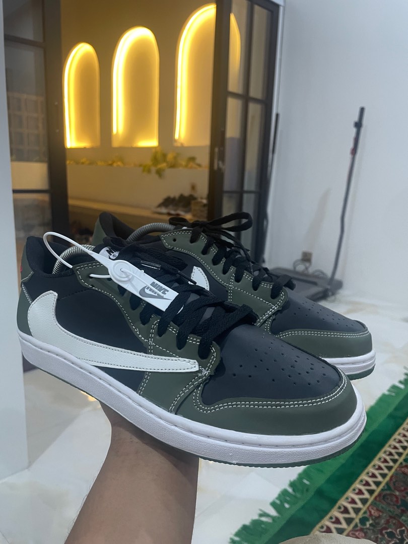 Nike Air Jordan 1 Low OG x Travis Scott Black Army Phantom, Fesyen Pria ...