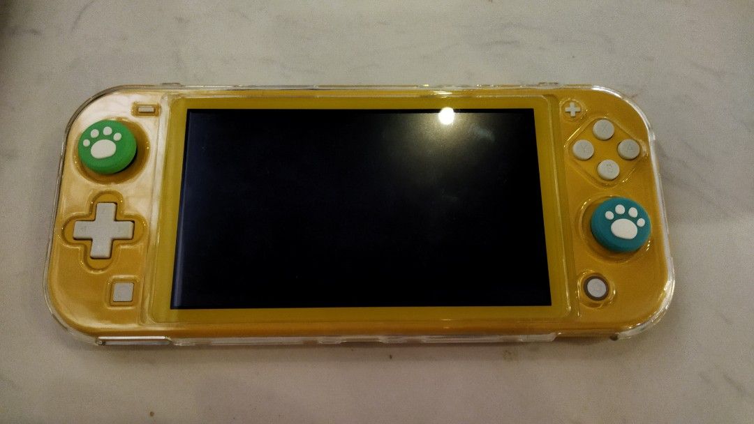 Nintendo Switch Lite (Yellow), Video Gaming, Video Game Consoles ...