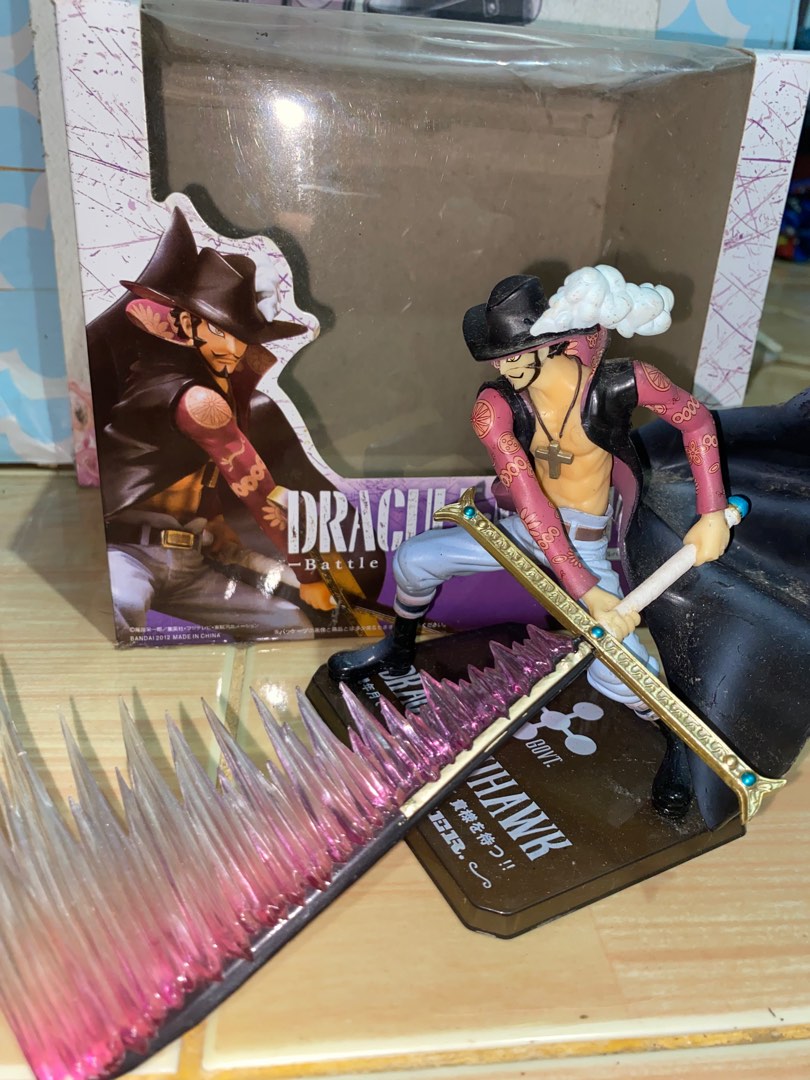 One piece figure mihawk, Hobbies & Toys, Toys & Games on Carousell