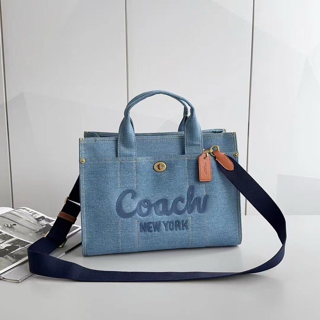 Original coach CR657 cargo totes, Luxury, Bags & Wallets on Carousell