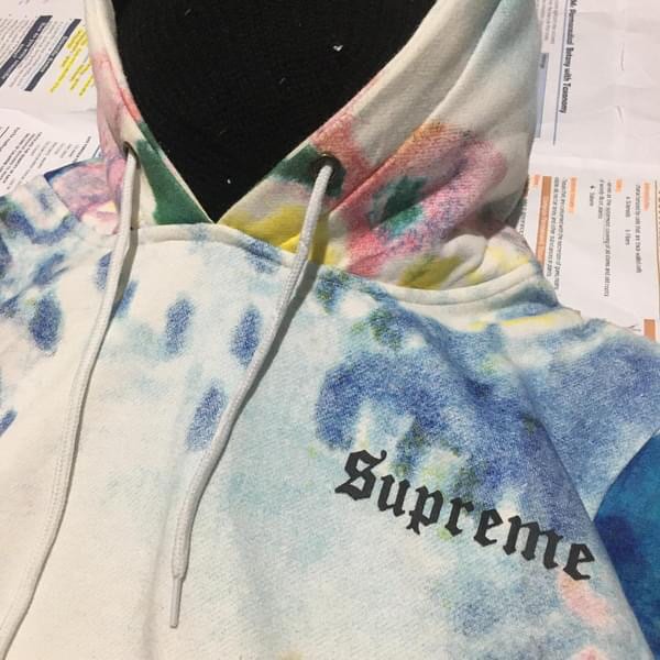 Supreme Paint, Men's Fashion, Activewear on Carousell