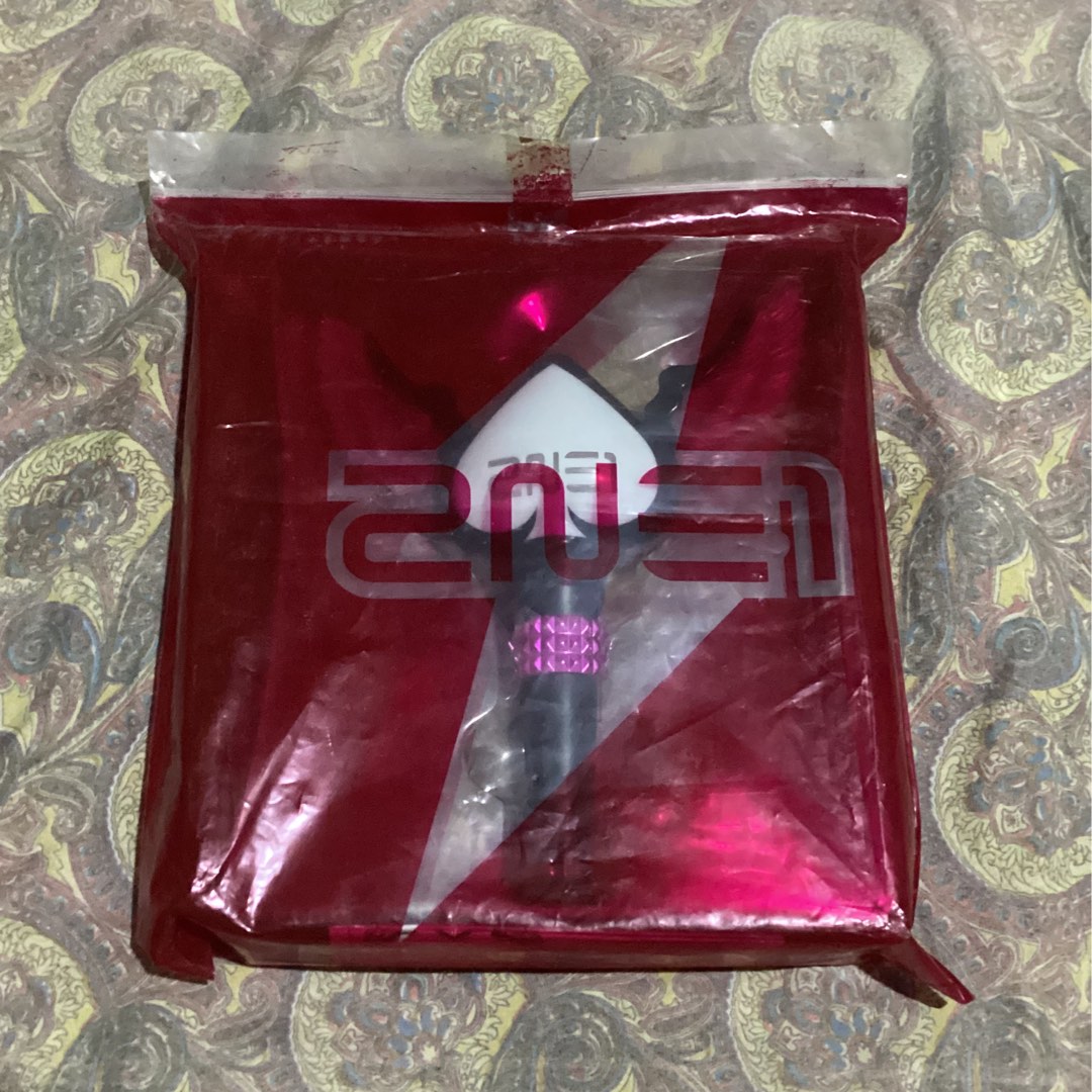 2NE1 - Official Lightstick Japan Version 2, Hobbies & Toys, Memorabilia ...
