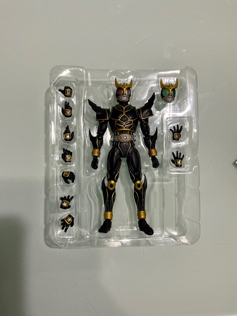 幪面超人 shf kuuga shf 古迦 ultimate form有盒 無爛關節正常, 興趣及遊戲, 玩具 & 遊戲類 - Carousell