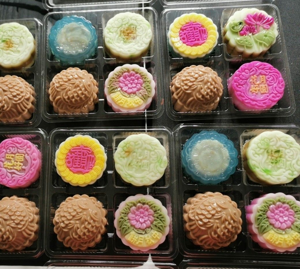 Agar agar jelly mooncake fruit blue pea flavour, Food & Drinks ...