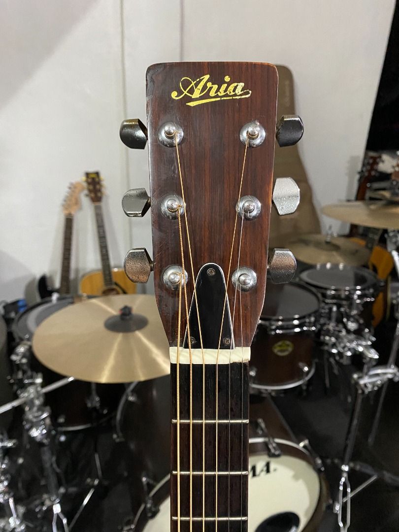 Aria Vintage W15 Acoustic Guitar, Hobbies & Toys, Music & Media ...