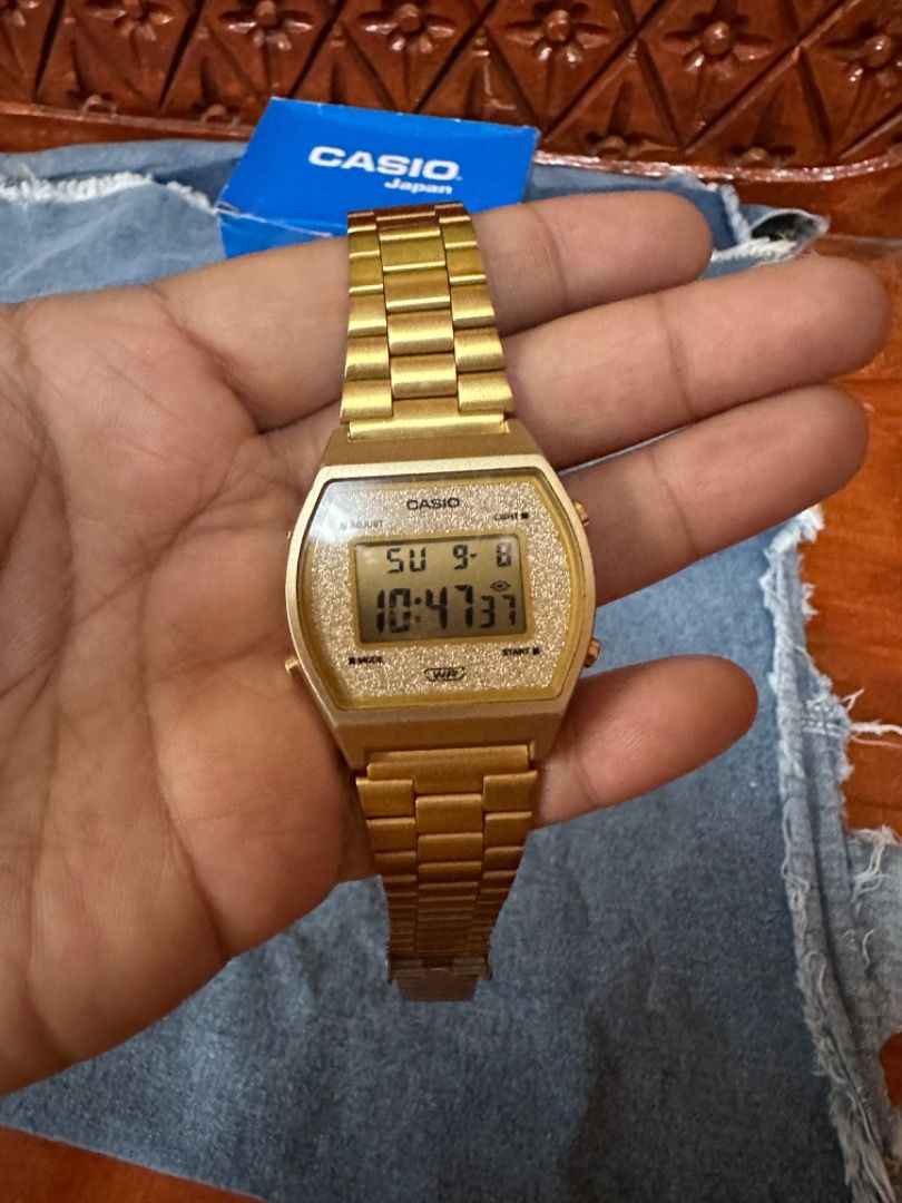 Casio Vintage B640WGG-9DF Gold Digital Dial Gold Stainless Steel Band ...