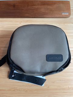 Crumpler 5 million dollar home camera bag, Photography, Photography ...