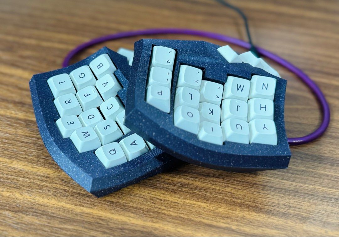 Cygnus V1 ergonomic dactyl manuform split keyboard, Computers & Tech ...